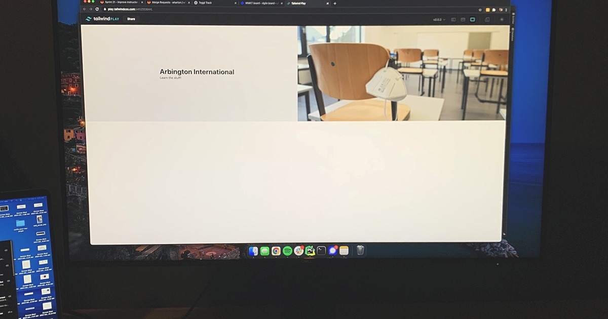 Split banner with a container using tailwind - Steven Steinwand